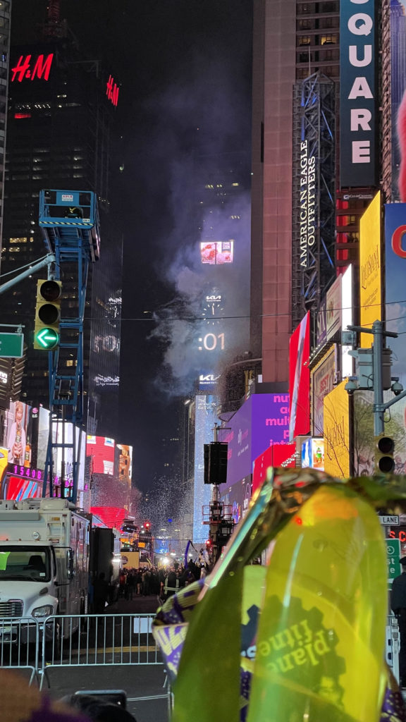 タイムズスクエアのカウントダウンで年越し | Life Design in New York